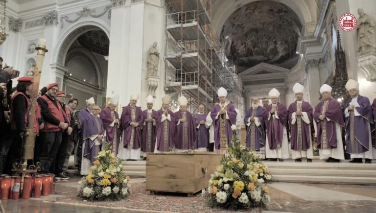 L'ultimo saluto a fratel Biagio Conte: "Ci lascia l'eredità del suo ...