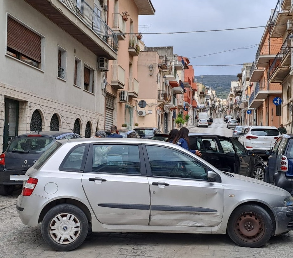 Comiso News - Incidente a Comiso, una donna trasportata in ospedale Comiso News - Incidente a Comiso, una donna trasportata in ospedale