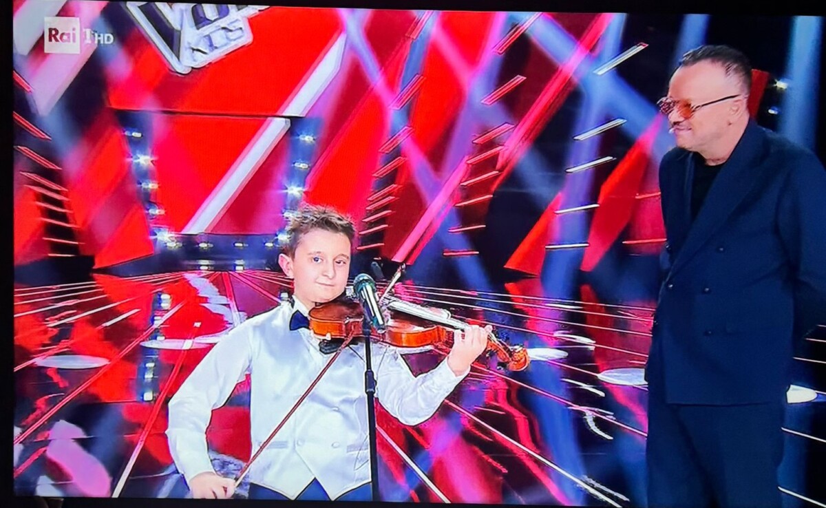 Francesco Maugeri incanta i giudici a The Voice Kids